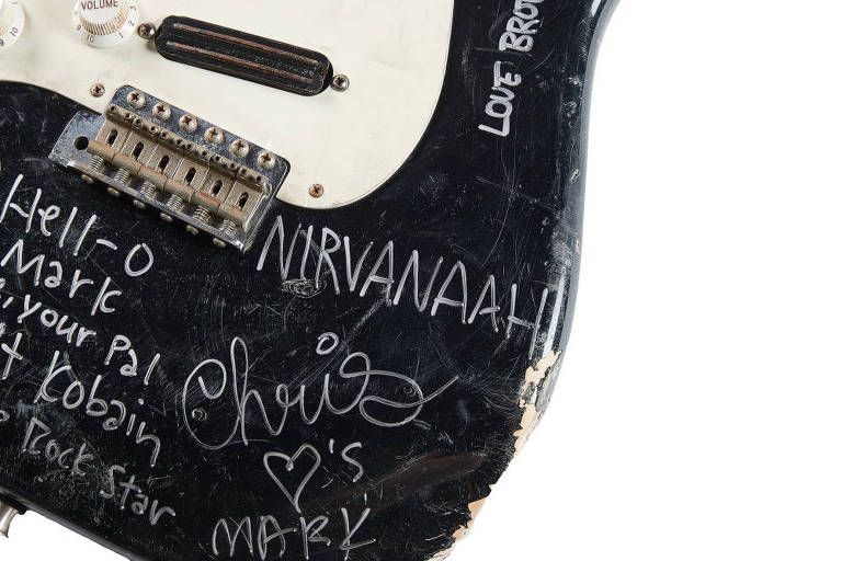 Guitarra quebrada por Kurt Cobain do Nirvana é vendida por quase R$ 3 ...